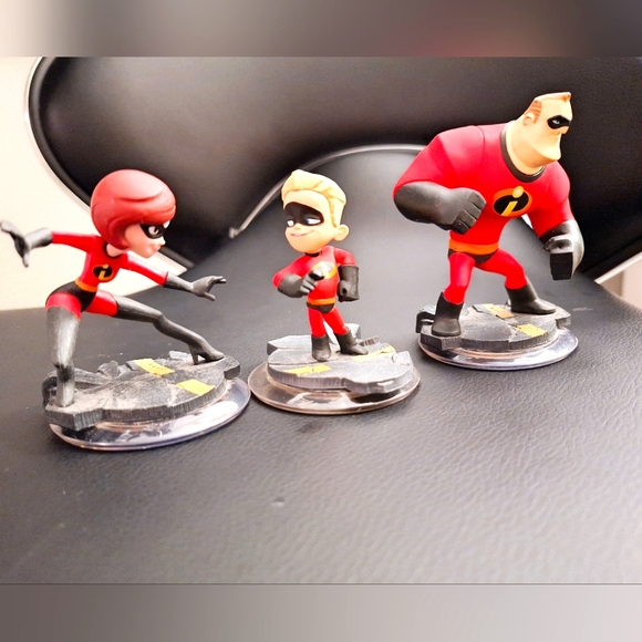 Disney | Toys | Disney Infinity Action Figures Incredibles | Poshmark